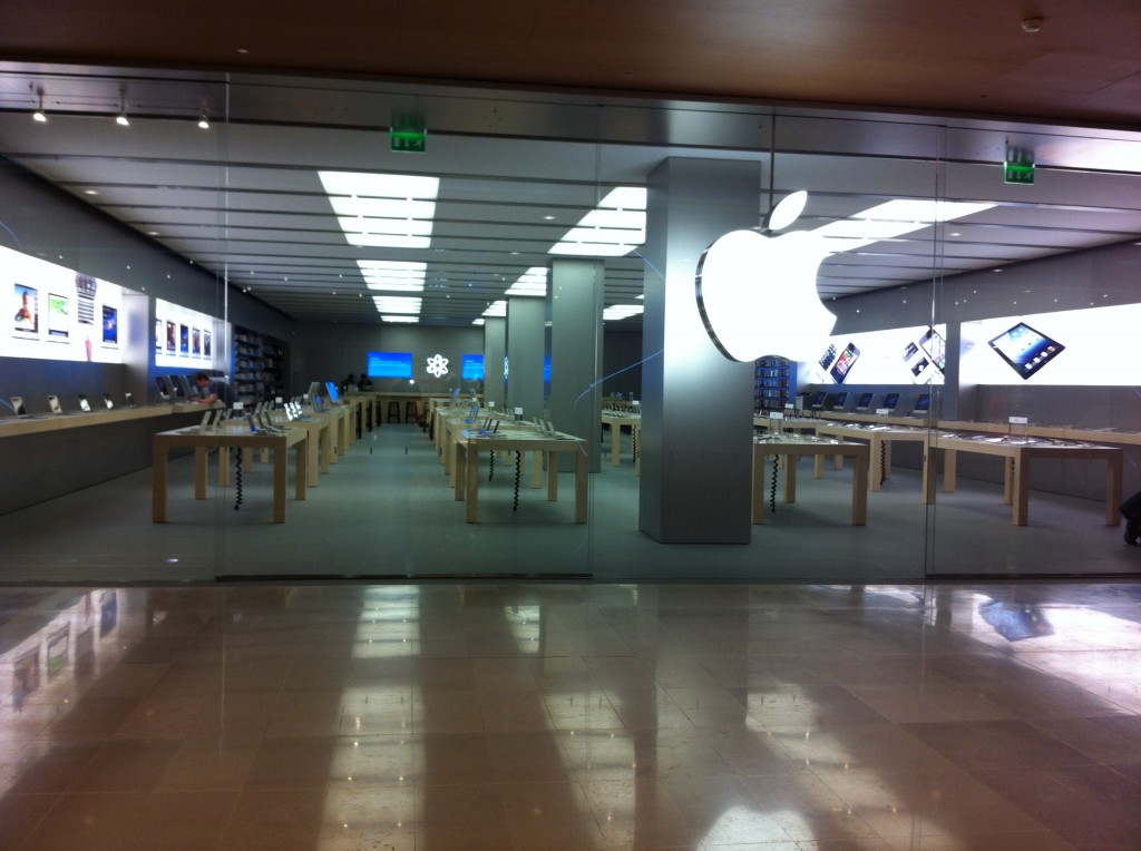 Inauguration de l’Apple Store de la Défense – GeekLette